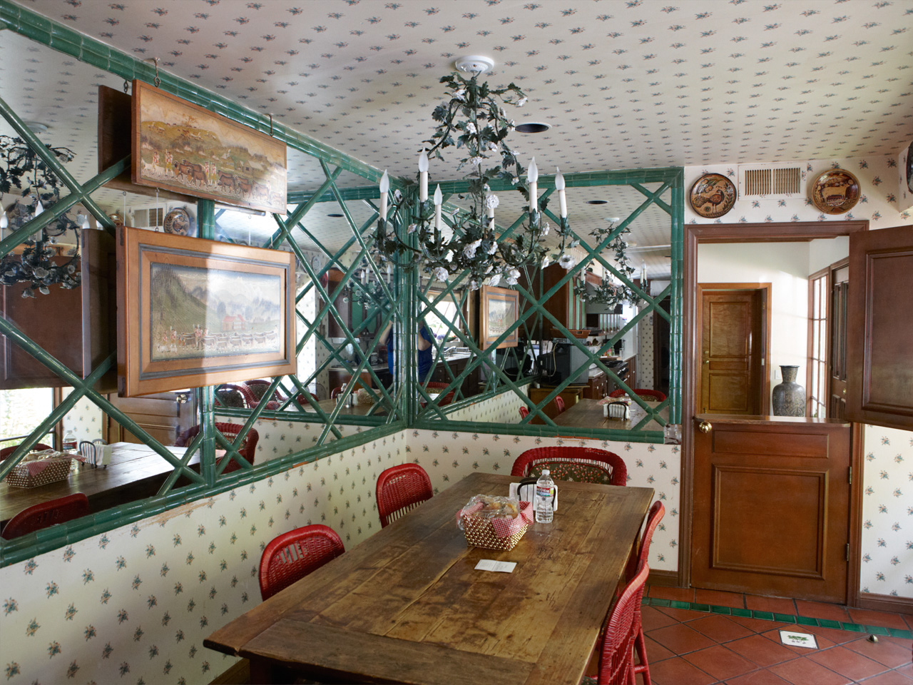 An Intimate Tour Of Elizabeth Taylor's Bel Air Mansion - Fast Company