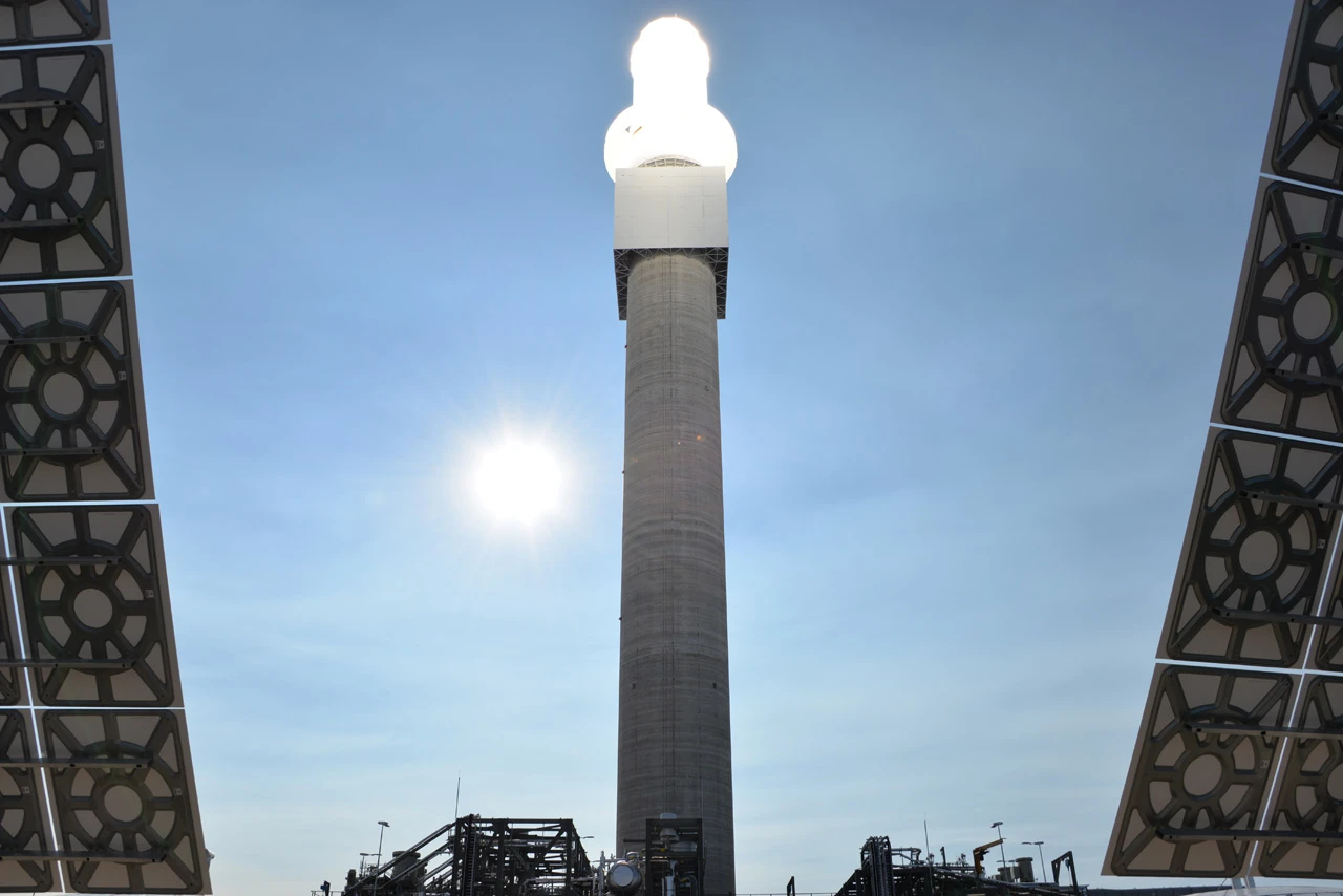 This Huge New Solar Farm Near Las Vegas Provides Power—Even At Night ...
