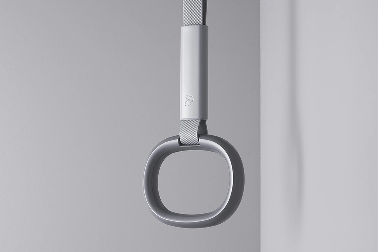 Finally, A Subway Strap Design That Eliminates Awkward Hand Touching ...