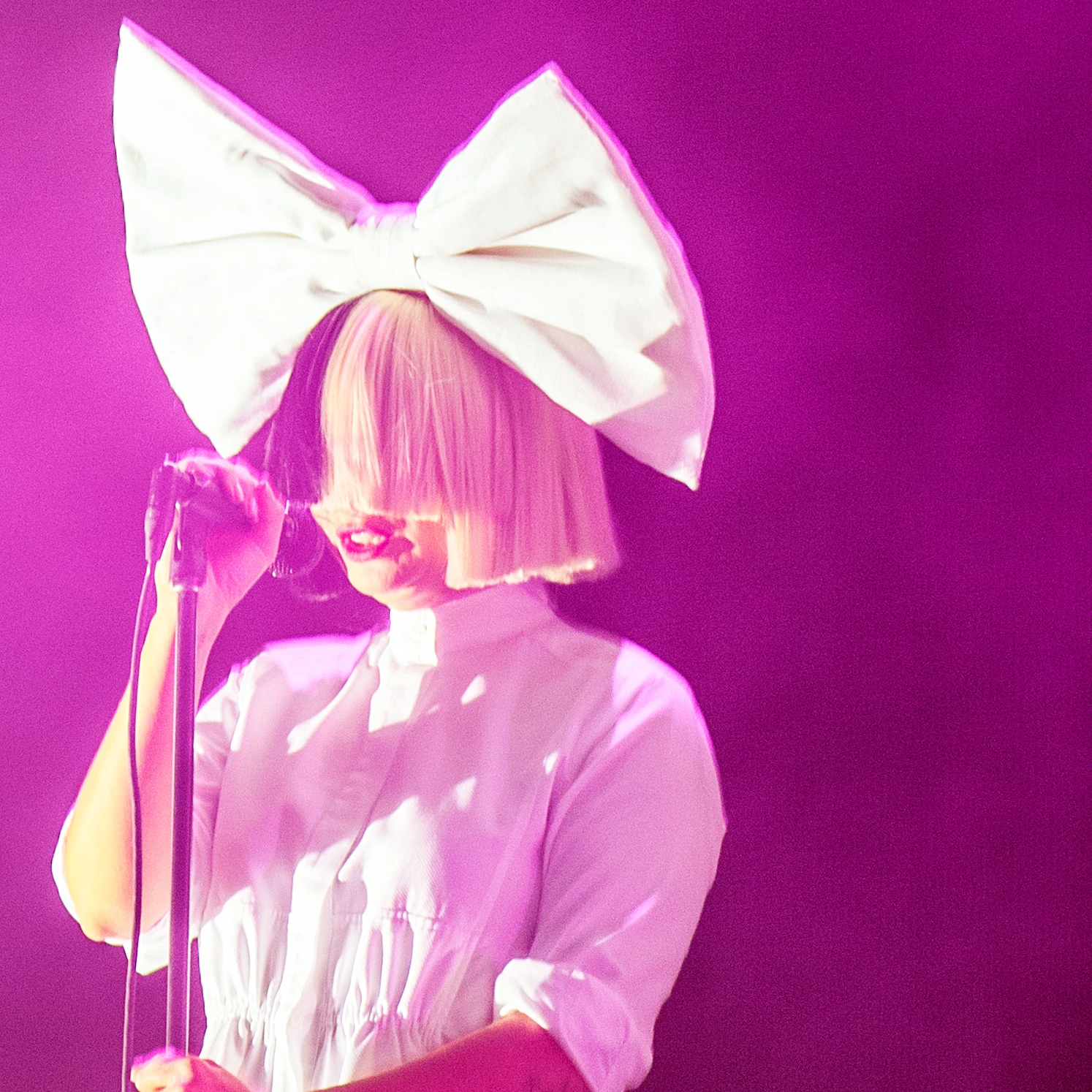 What I Learned When I Took My 10-Year-Old Daughter To a Sia Concert ...