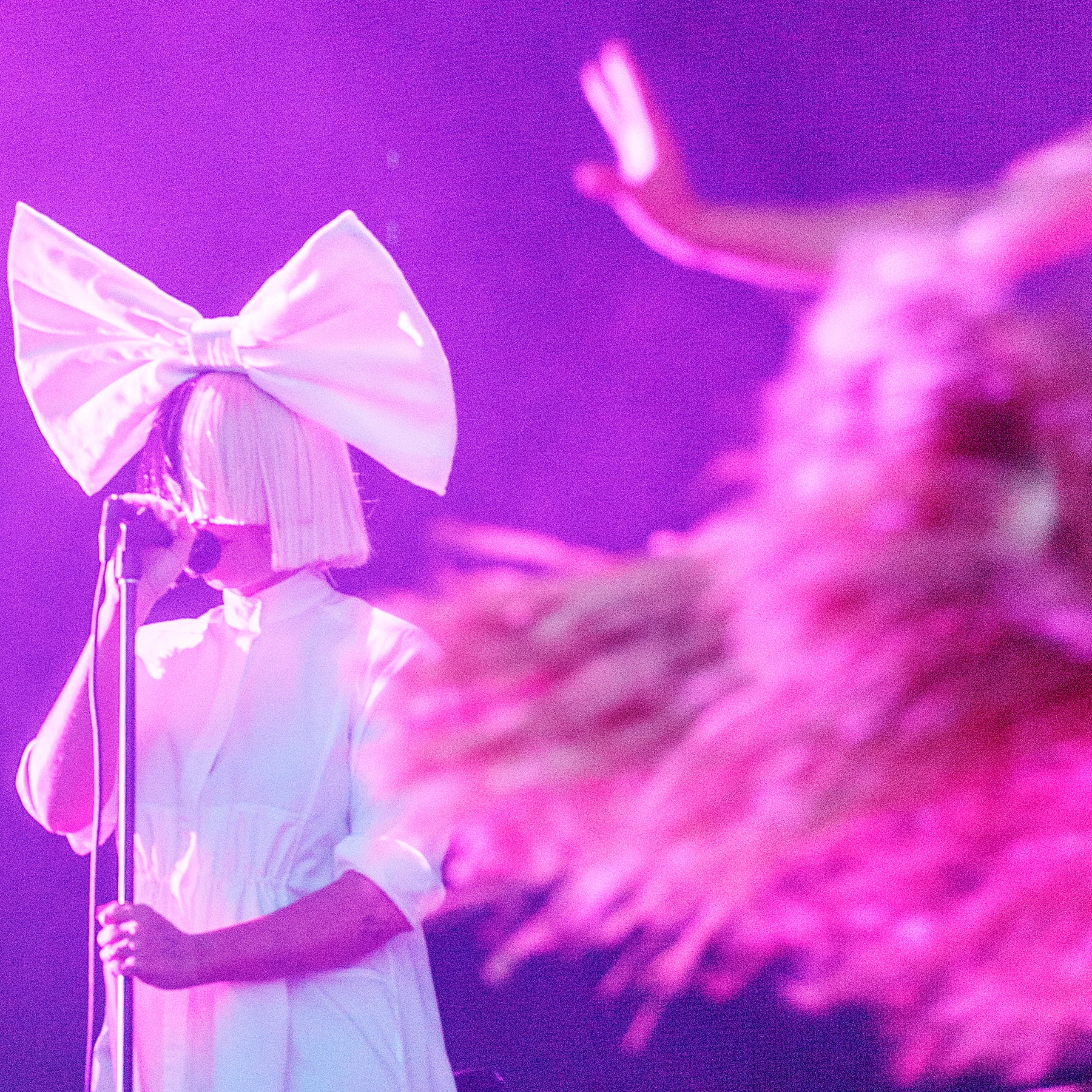 What I Learned When I Took My 10-Year-Old Daughter To a Sia Concert ...