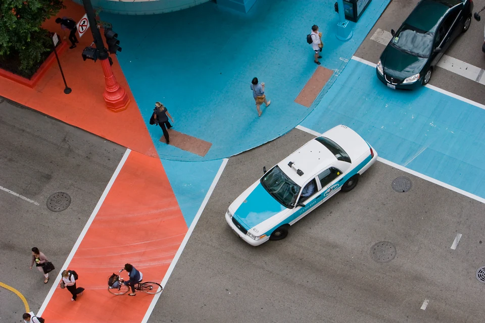 A Landmark Chicago Intersection, Reborn With 76K Square Feet of Vinyl ...