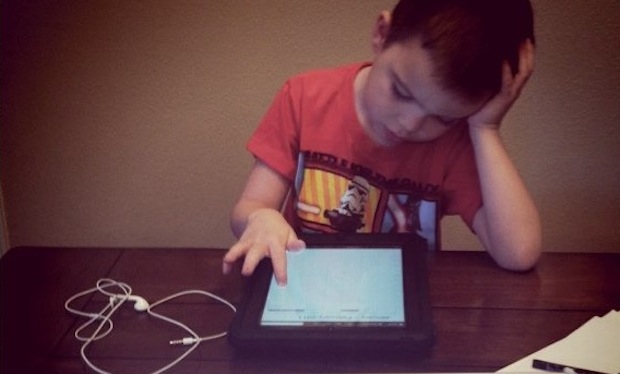 Get 'em While They're Young: Apple to Sell iPads at Toys "R" Us - Fast ...
