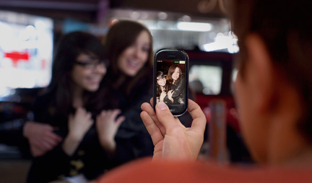 Hey Kids, Microsoft's Phat New Kin Phones Will "Crank Social to 11," Fo ...