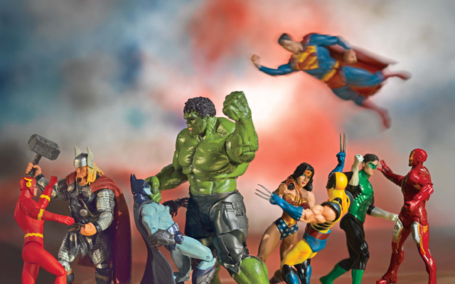 In Marvel And DC's Battle Of The Superheroes, Can The Hulk Kick Batman ...