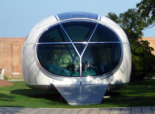 MercuryHouseOne: The Solar-Powered Pod Lounge of the Future - Fast Company