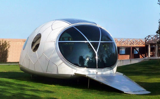 MercuryHouseOne: The Solar-Powered Pod Lounge of the Future - Fast Company