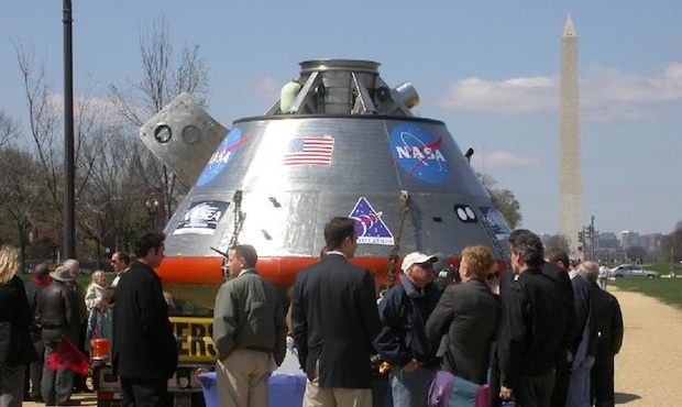 NASA's Space Shuttle Successor And The "Man In The Tin Can" Solution ...