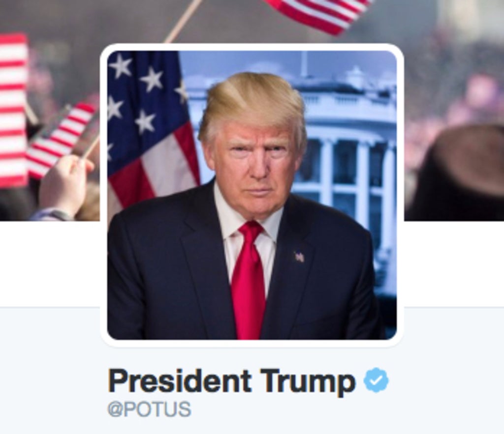 The first POTUS Twitter handoff in history is a dizzying spectacle ...