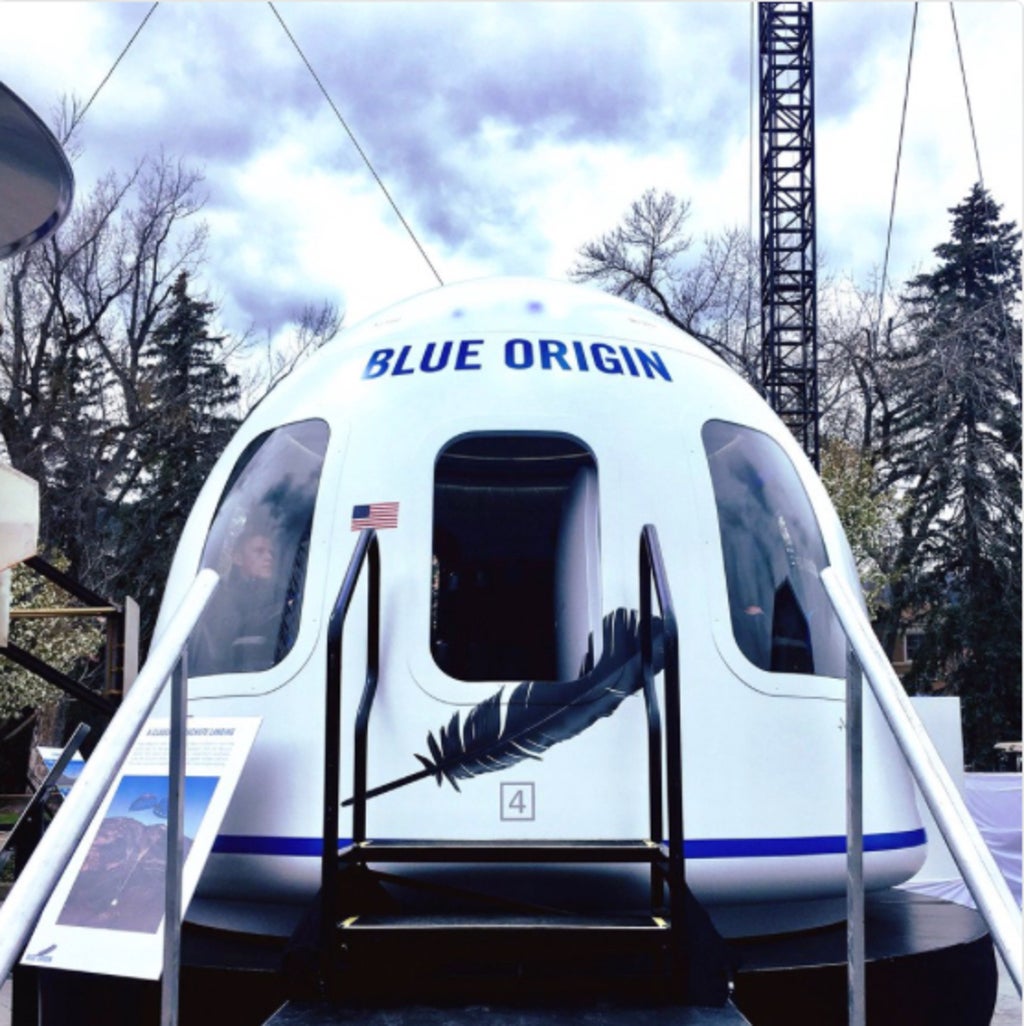 Check out the life-size mockup of Blue Origin's New Shepard space ...