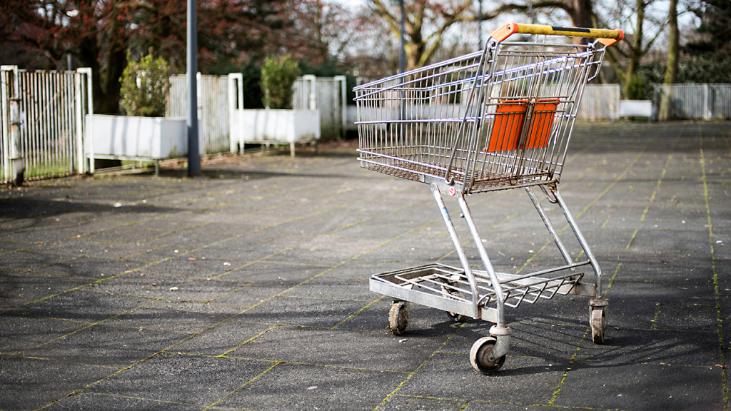 The behavioral science behind why people don't return their shopping ...