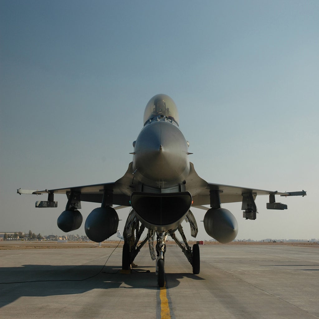 The design story behind the F-16, an almost ‘perfect’ airplane - Fast ...