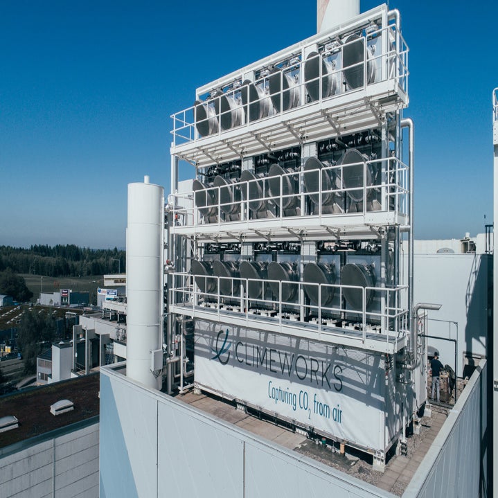 This Machine Just Started Sucking CO2 Out Of The Air To Save Us From ...