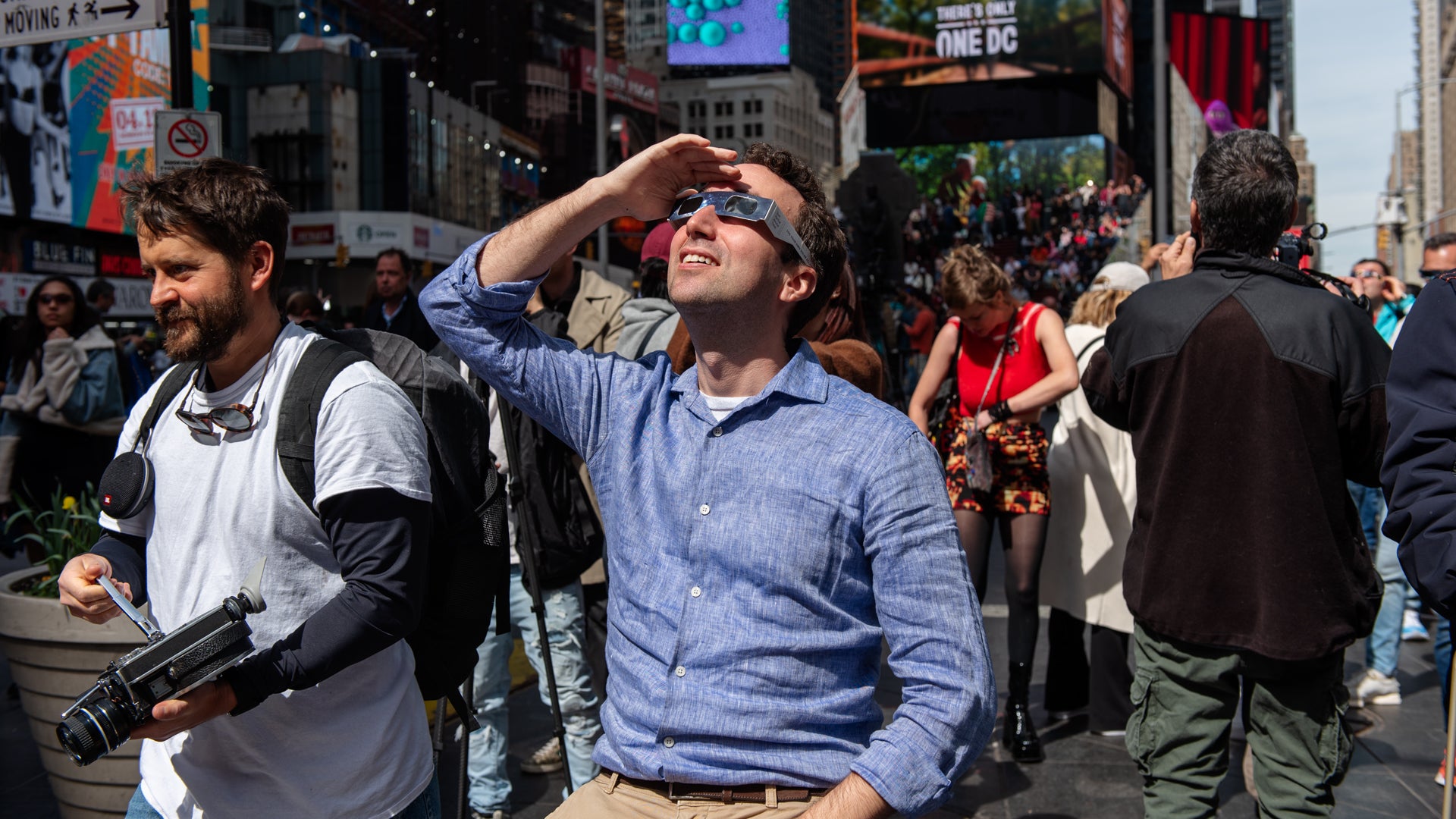 Photos: What it was like to watch the 2024 solar eclipse from NYC ...