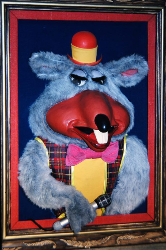 Robots, Pizza, And Sensory Overload: The Chuck E. Cheese Origin Story ...