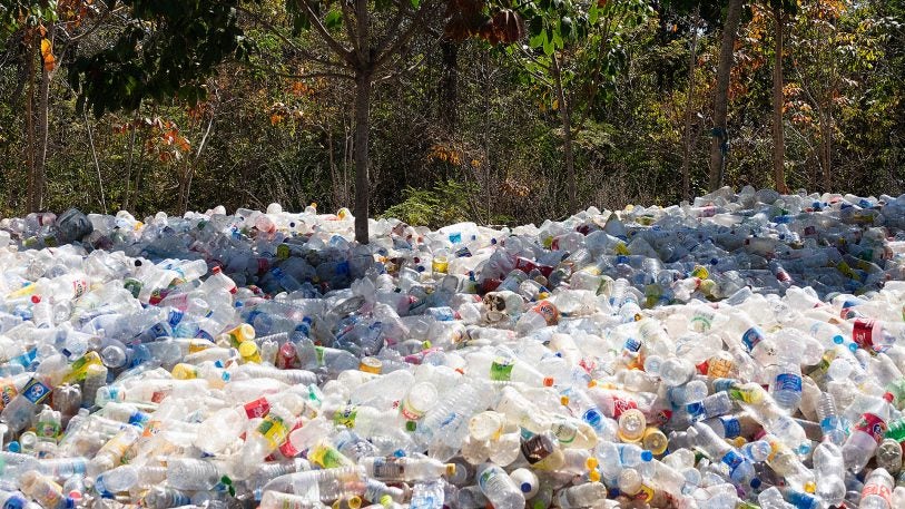 Good Lord, The World Is Using Almost 500 Billion Plastic Water Bottles ...