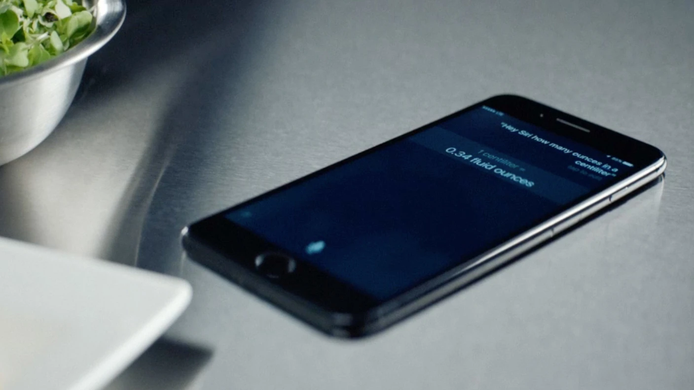 Apple Explains How It's Making Siri Smart Without Endangering User ...