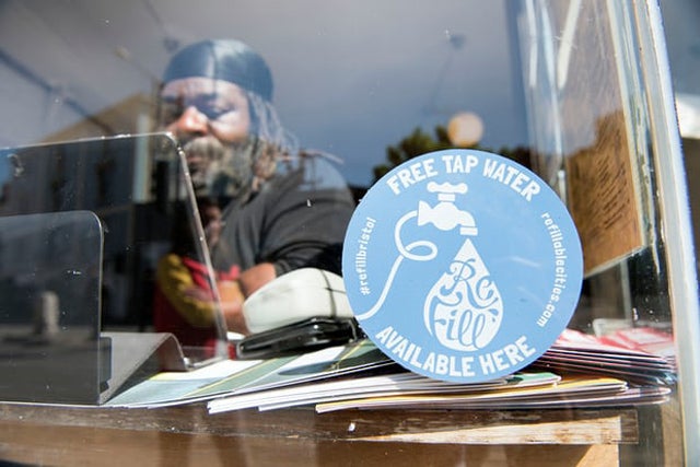 Free Water Refill Stations: An Idea To End The Plastic Bottle Scourge ...