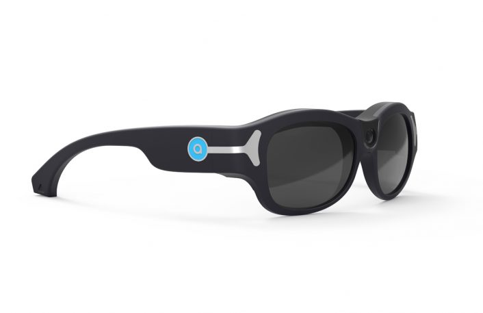 These high-tech glasses connect people who are blind with agents who ...