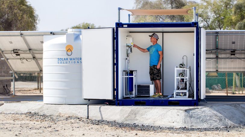 This desalination device delivers cheap, clean water with just solar ...