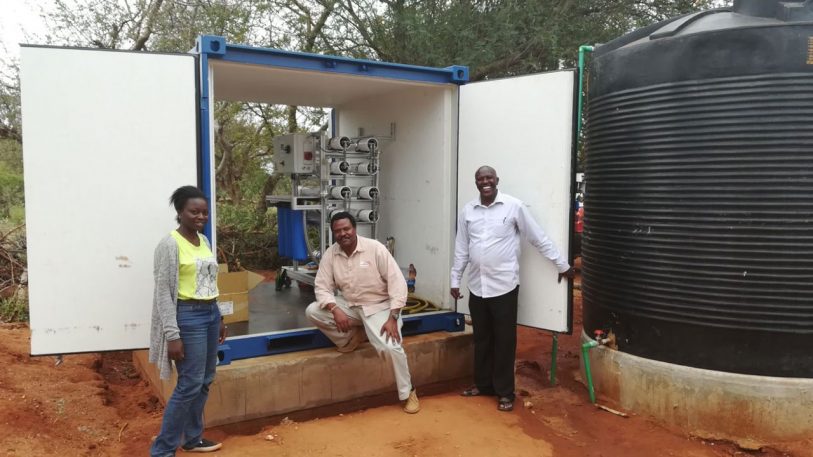 This desalination device delivers cheap, clean water with just solar ...