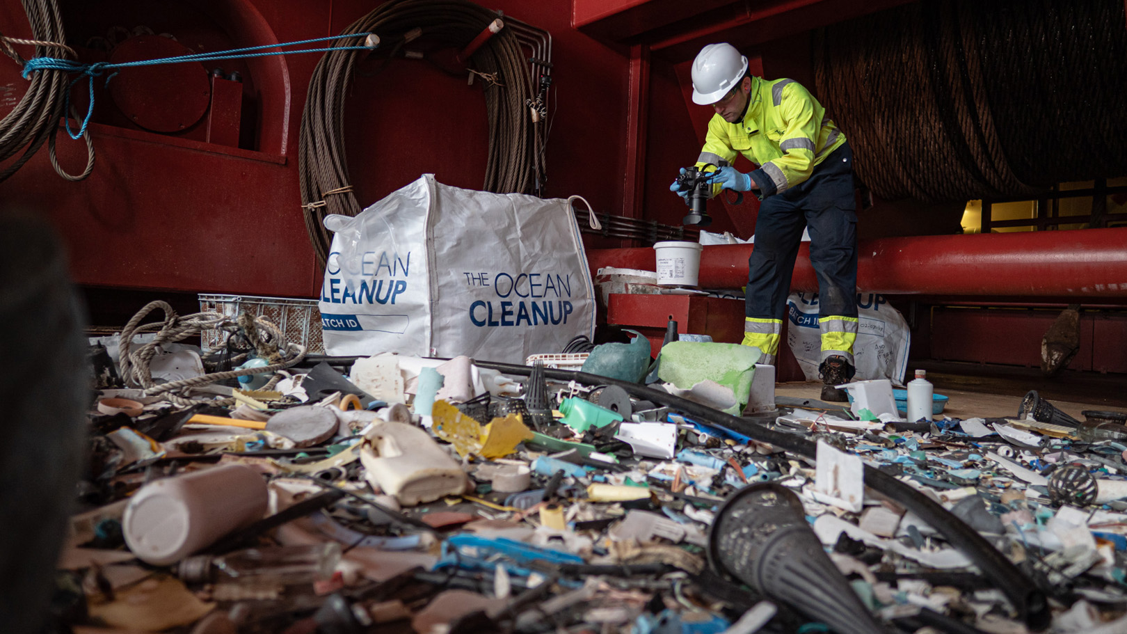 The Ocean Cleanup device has been redesigned—and is almost ready to try ...