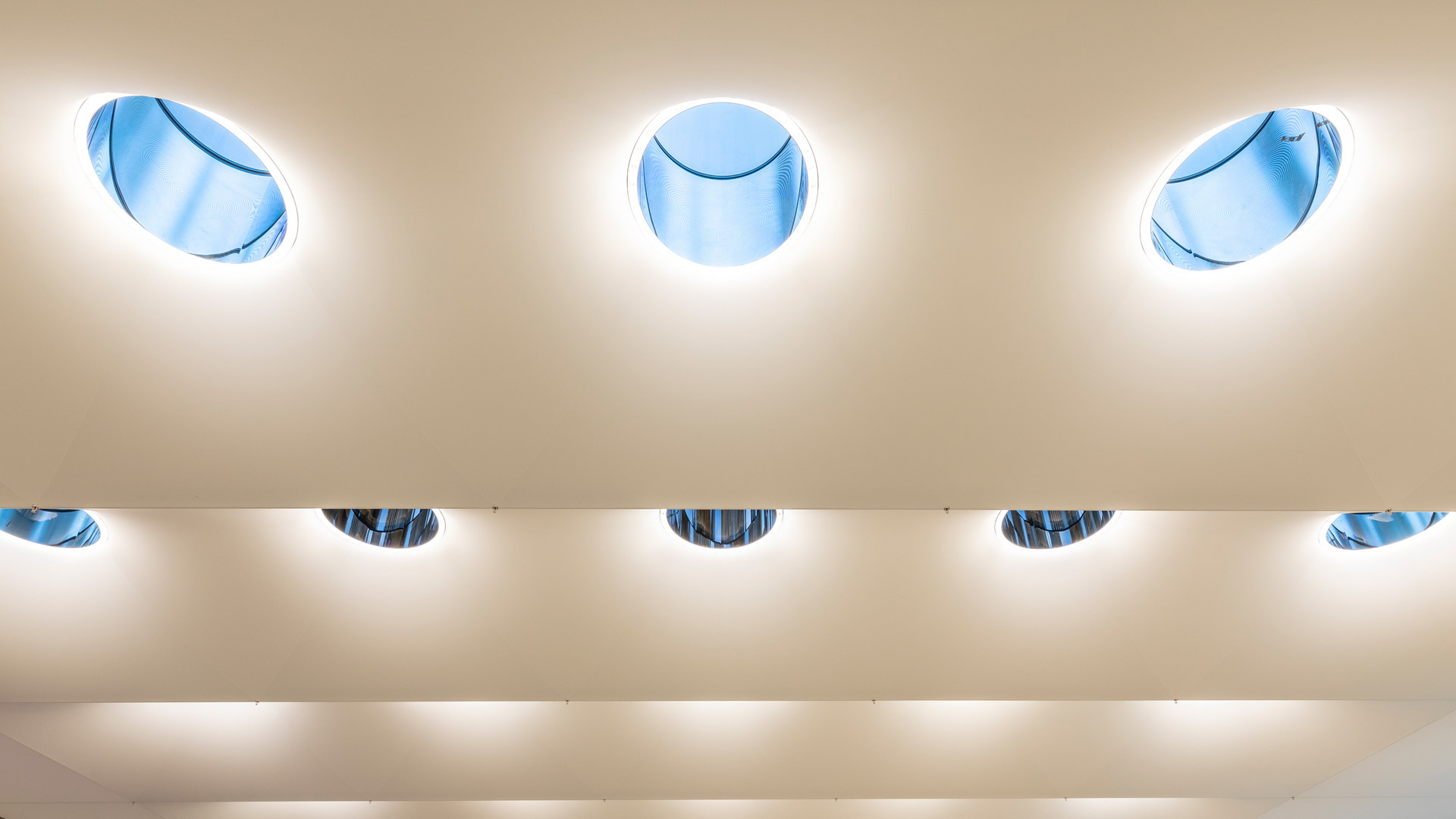 A first look inside Apple's luminous new flagship store - Fast Company