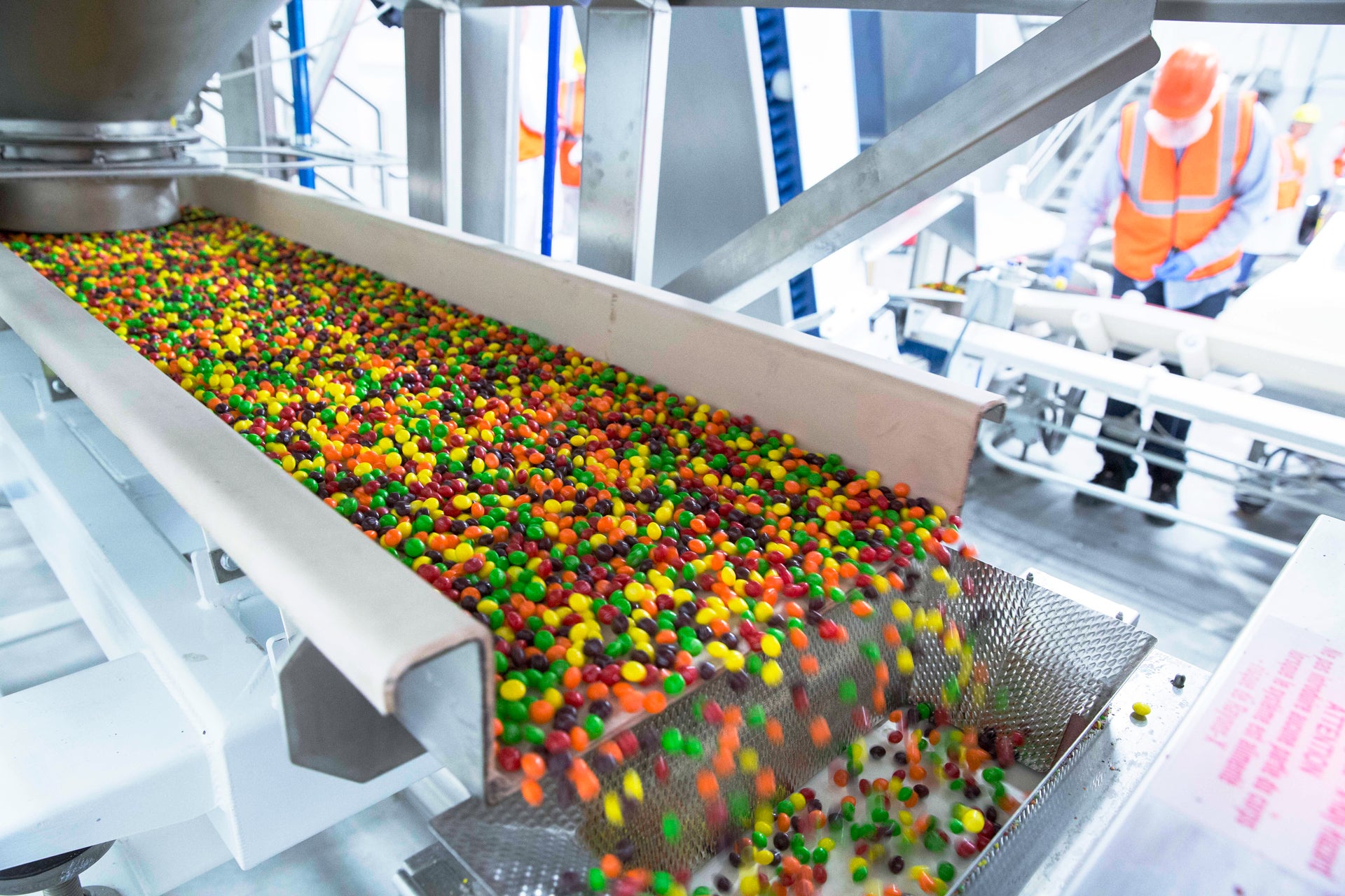 How Skittles created 150 different flavors for sweet tooths around the ...