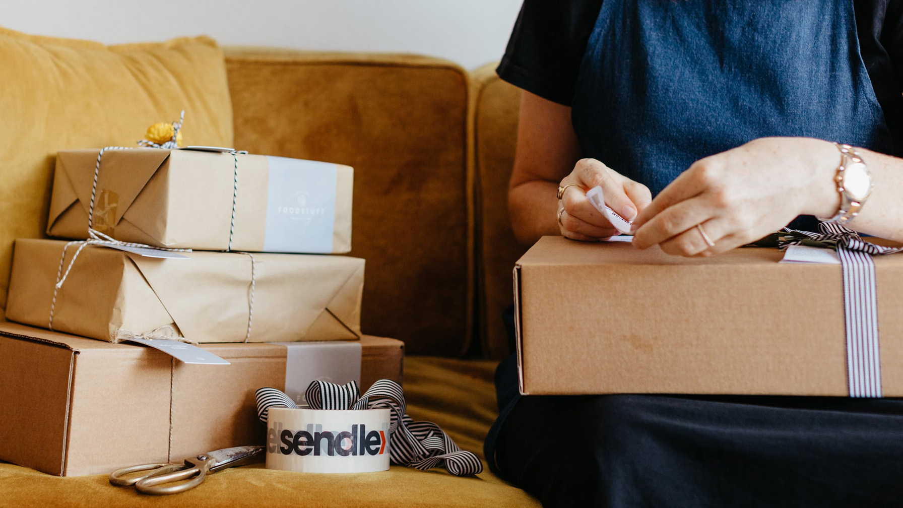 This new carbon-neutral shipper uses wasted space on other delivery ...