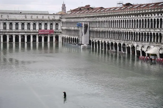 Venice is underwater after plan to protect it from floods never got ...