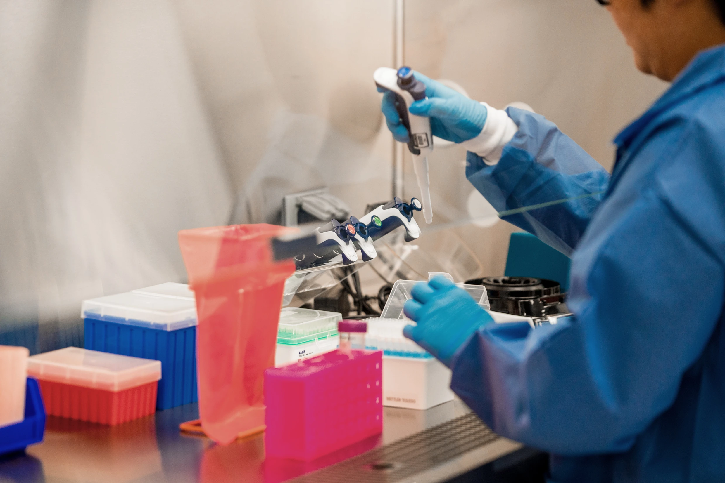 This tech quickly searches your blood for more than 1,400 pathogens ...