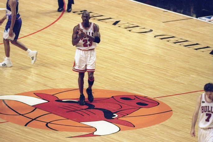 The '90s-era Chicago Bulls were iconic. So why is the logo such a ...