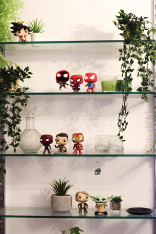 How candidates are using background props to stand out in video ...