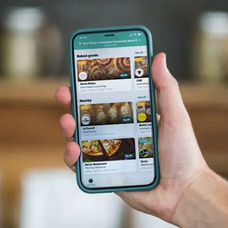 This app lets New Yorkers buy restaurants' extra food at a big discount ...