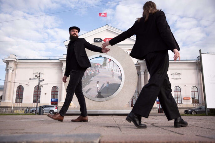 This magical portal connects people across two cities - Fast Company