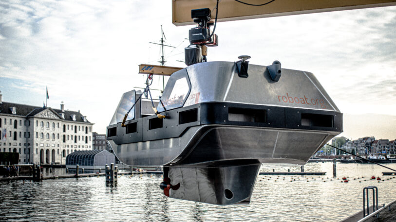 This autonomous, robotic boat could transform a city's waterways - Fast ...
