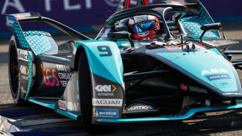 How Formula E, the all-electric alternative to Formula 1, is driving EV ...
