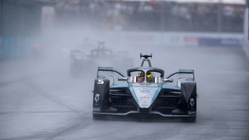 How Formula E, the all-electric alternative to Formula 1, is driving EV ...