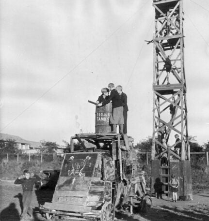 How 1950s bombsites became adventure playgrounds for kids - Fast Company