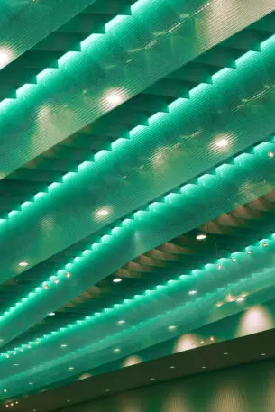 Chainmail movie costumes have evolved into a temperature-reducing ...