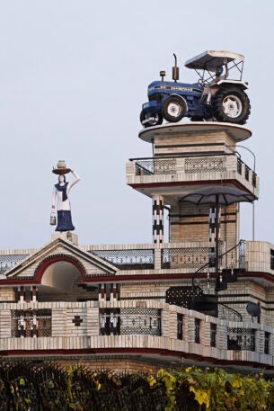 What is the story behind India's wild water tank sculptures?