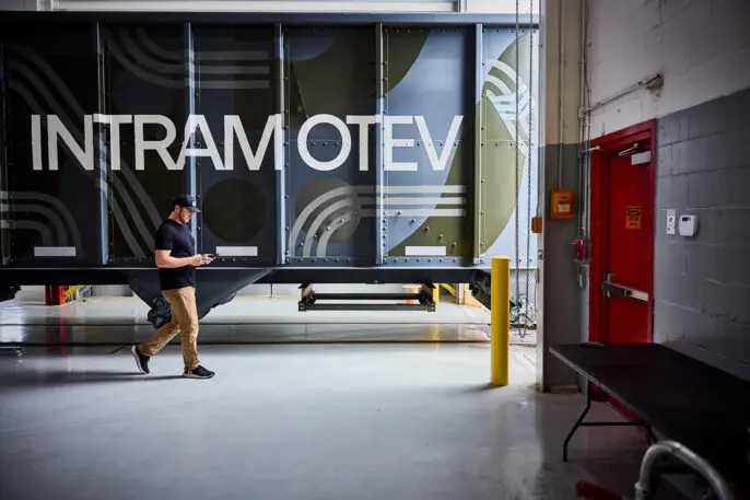 This startup electrifies individual train cars so they can drive themselves