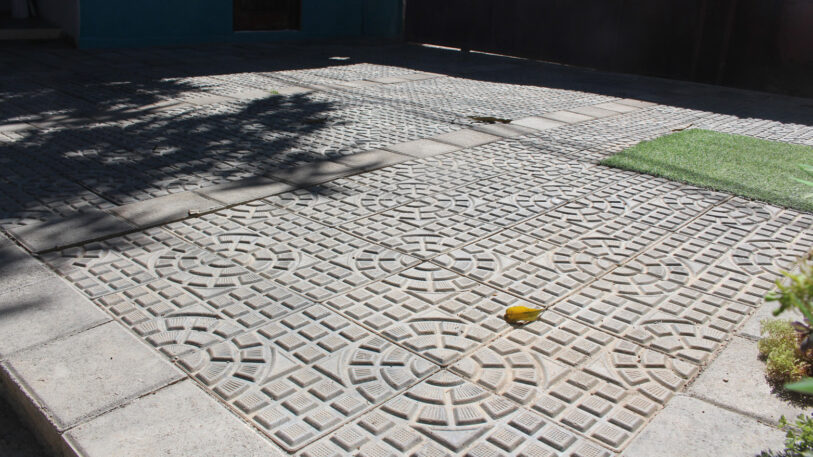 This simple machine turns glass bottles into sand