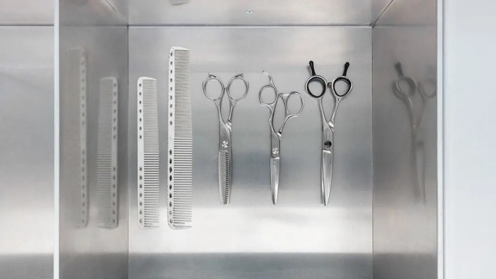 Inside a wildly futuristic, gender-neutral hair salon - Fast Company